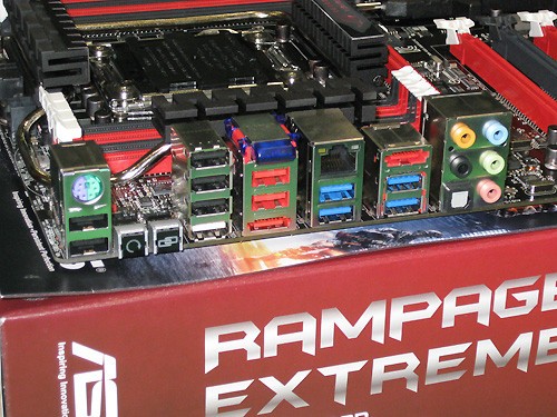 X79平台极致之选 ROG玩家国度R4E主板热卖_华硕 RAMPAGE IV EXTREME/BF3_主板厂商稿-中关村在线
