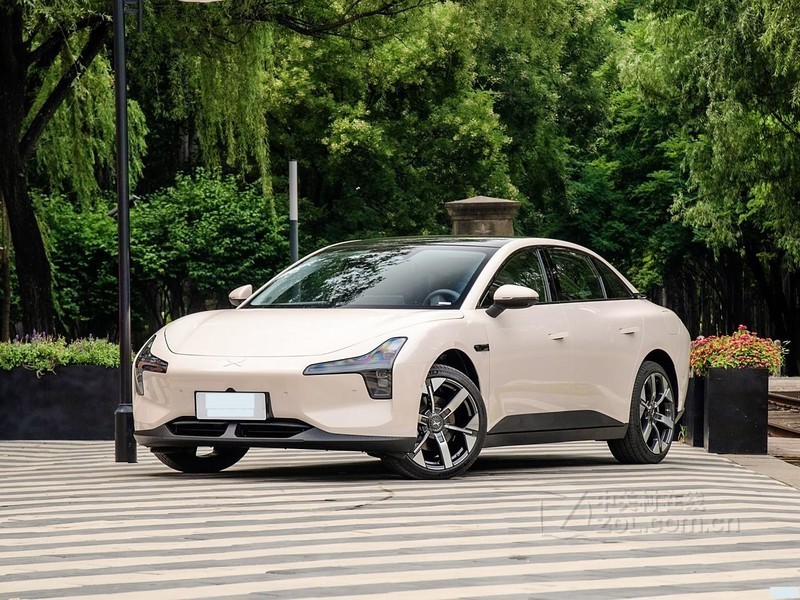 深圳梅林卓悦汇小鹏MONA M03，11.98万起欢迎垂询-小鹏M03 2024款 620_深圳汽车行情-中关村在线