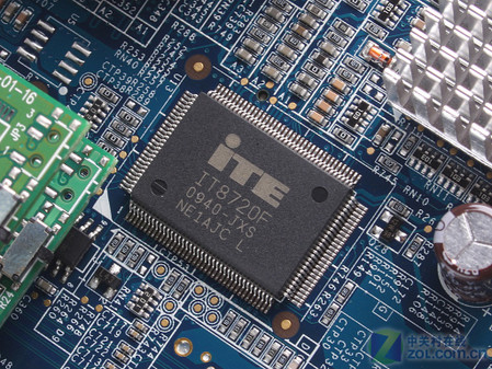 Atom双核设计 色卡司存储N4200拆解简析_色卡司 N4200_企业存储技术与评测-中关村在线