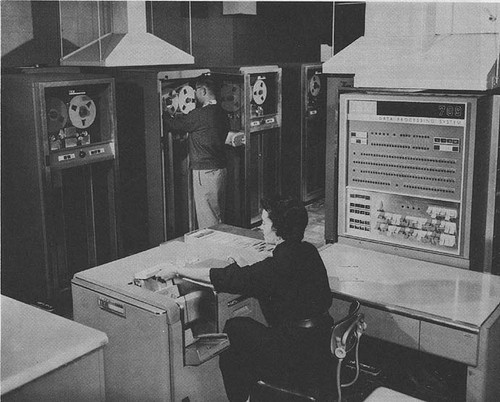 1958年：最后的电子管计算机IBM 709_服务器产业-中关村在线