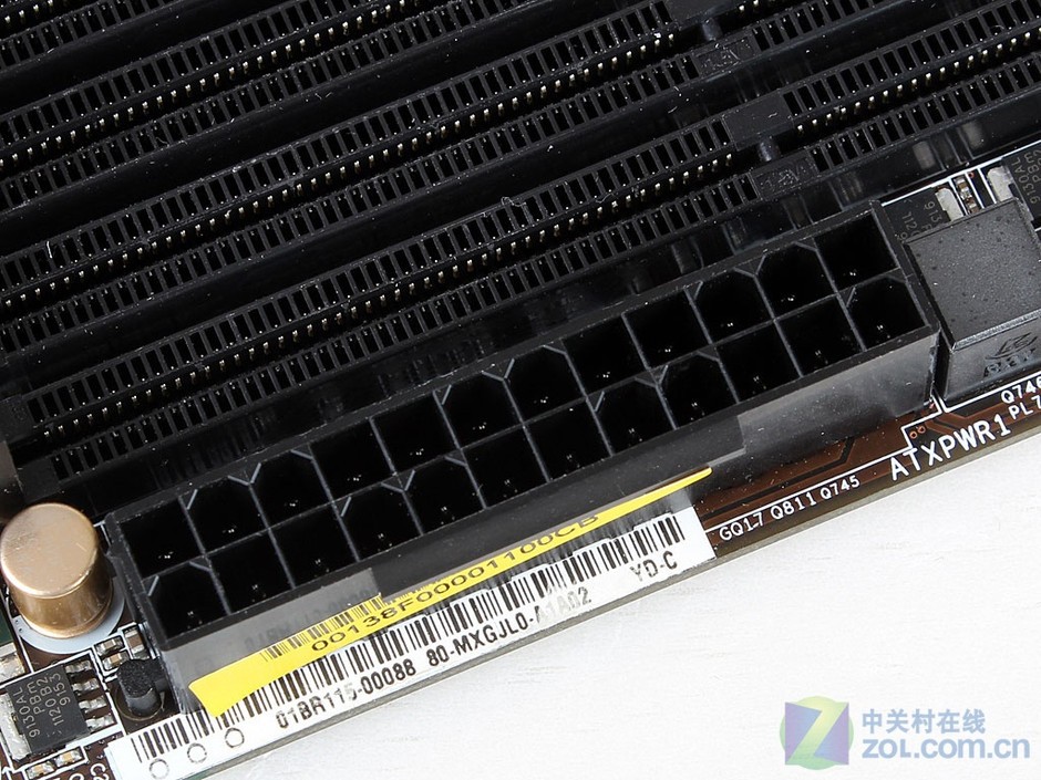 【图】游戏超频通吃 华擎彪悍X79神器多图赏 第10页-ZOL主板